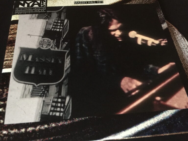 Neil Young / Live At Massey Hall 1971 - 日々JAZZ★
